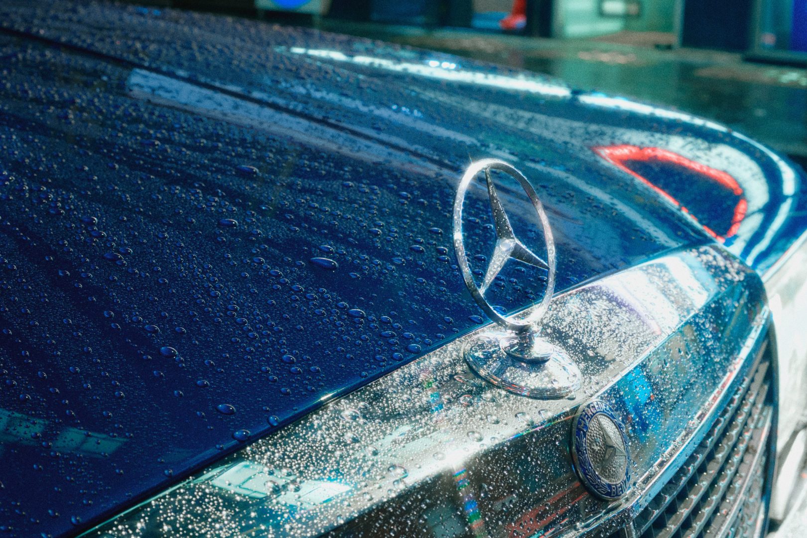 MERCEDES-BENZ